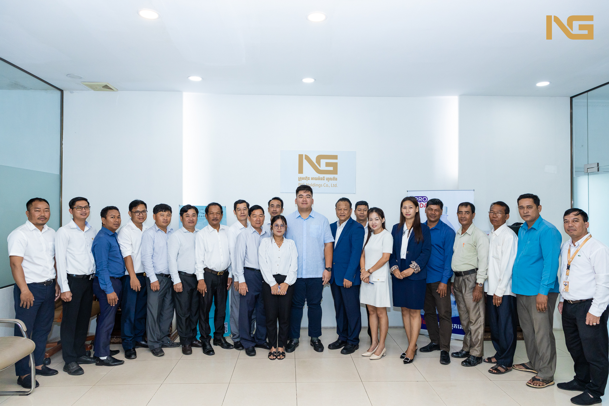 កូនប្រុសច្បងអ្នកឧកញ៉ា អុឹង ប៊ុនហ៊ូវ ...